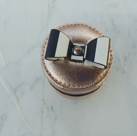 henri bendel | Accessories | Rare Rose Gold Henri Bendel Mini Ring Box ...